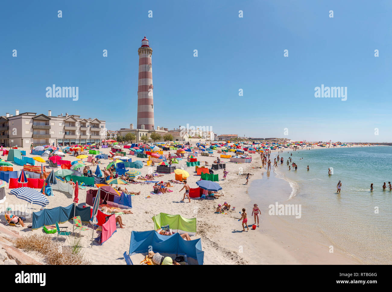 Farol da praia da barra -Fotos und -Bildmaterial in hoher Auflösung – Alamy