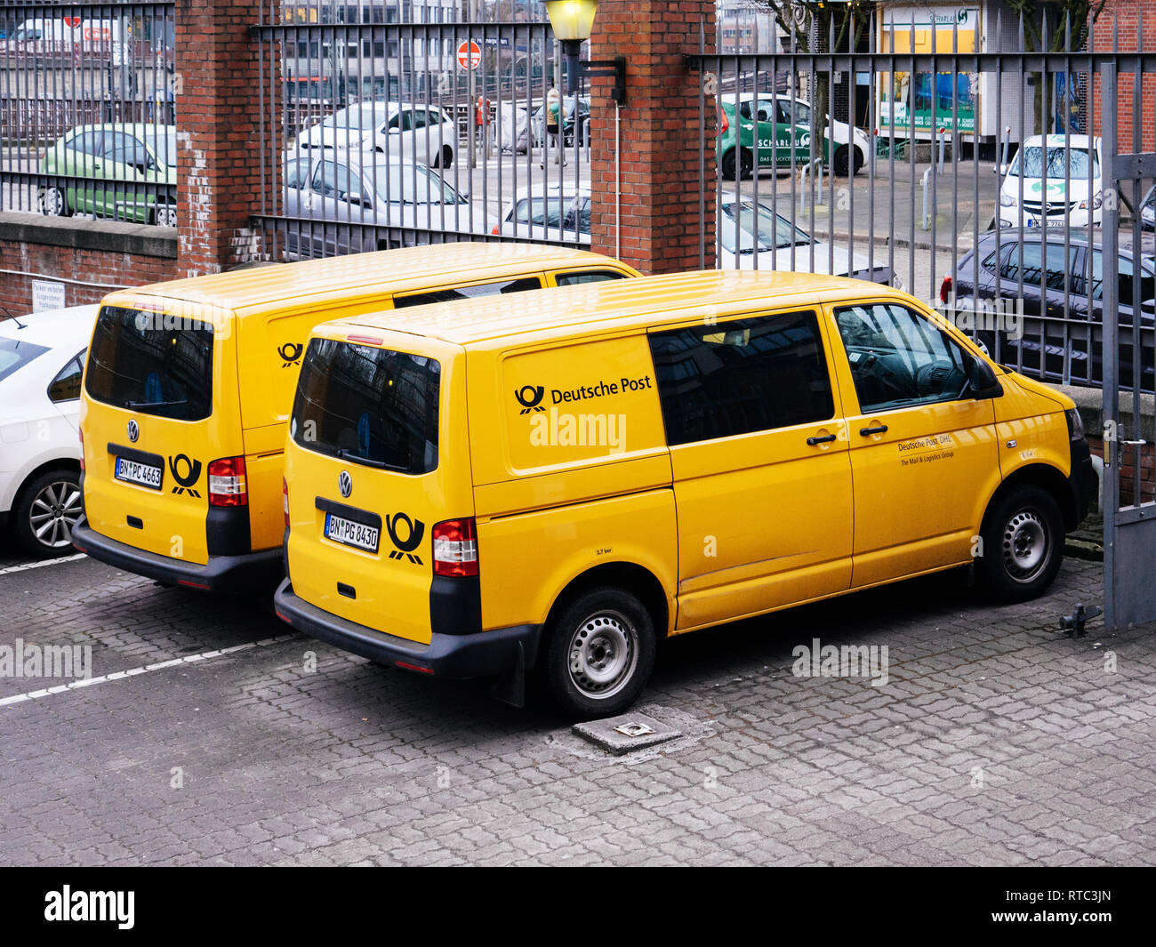 Dhl van vans -Fotos und -Bildmaterial in hoher Auflösung – Alamy