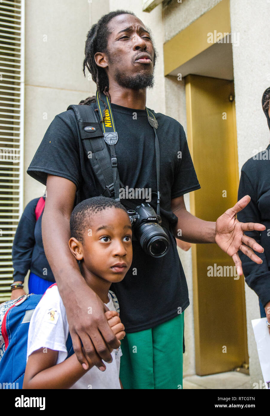Leidenschaftliche jugend -Fotos und -Bildmaterial in hoher Auflösung ...