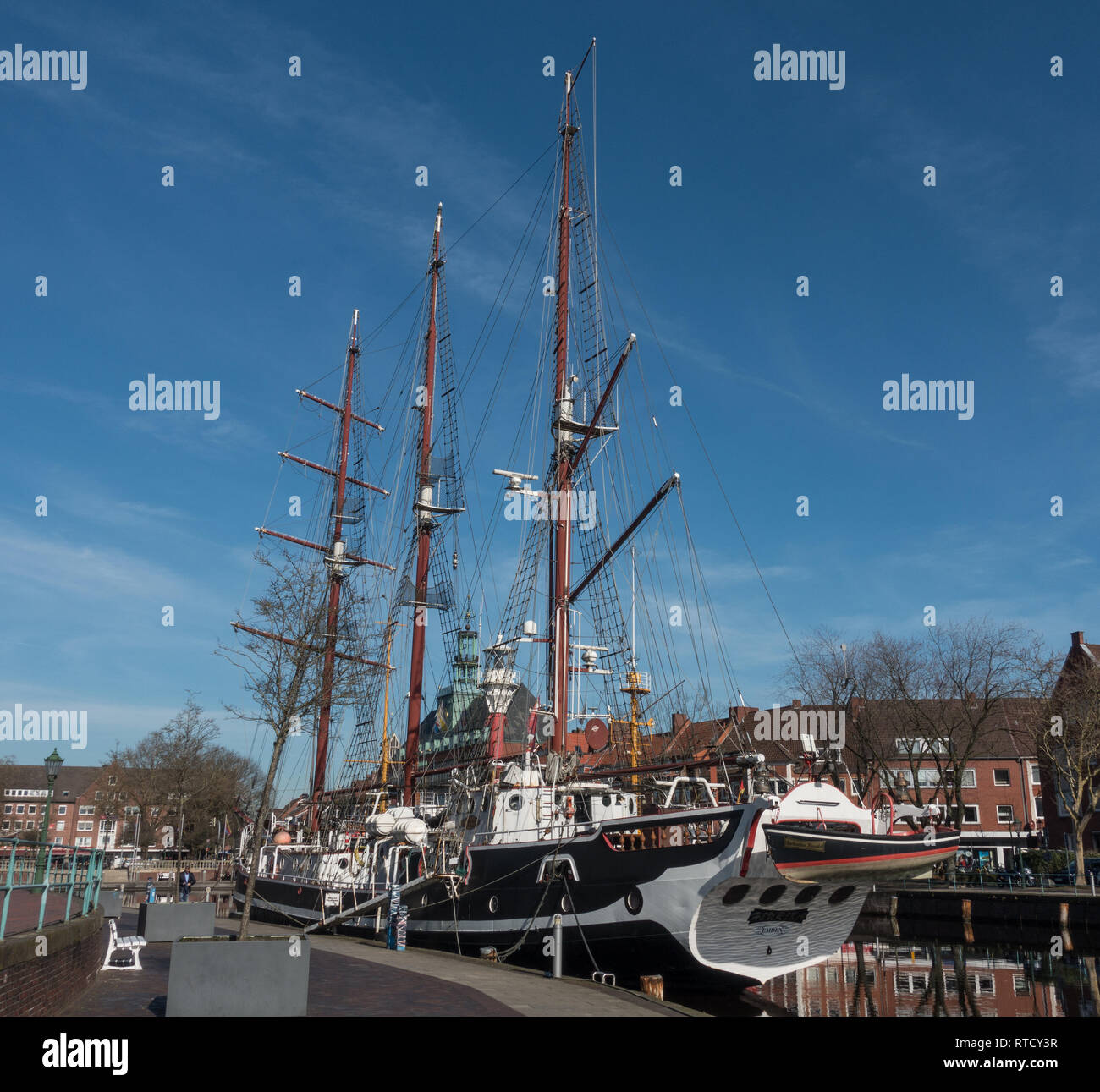 Altes Schiff Emden Deutschland Stockfotos und -bilder Kaufen - Alamy