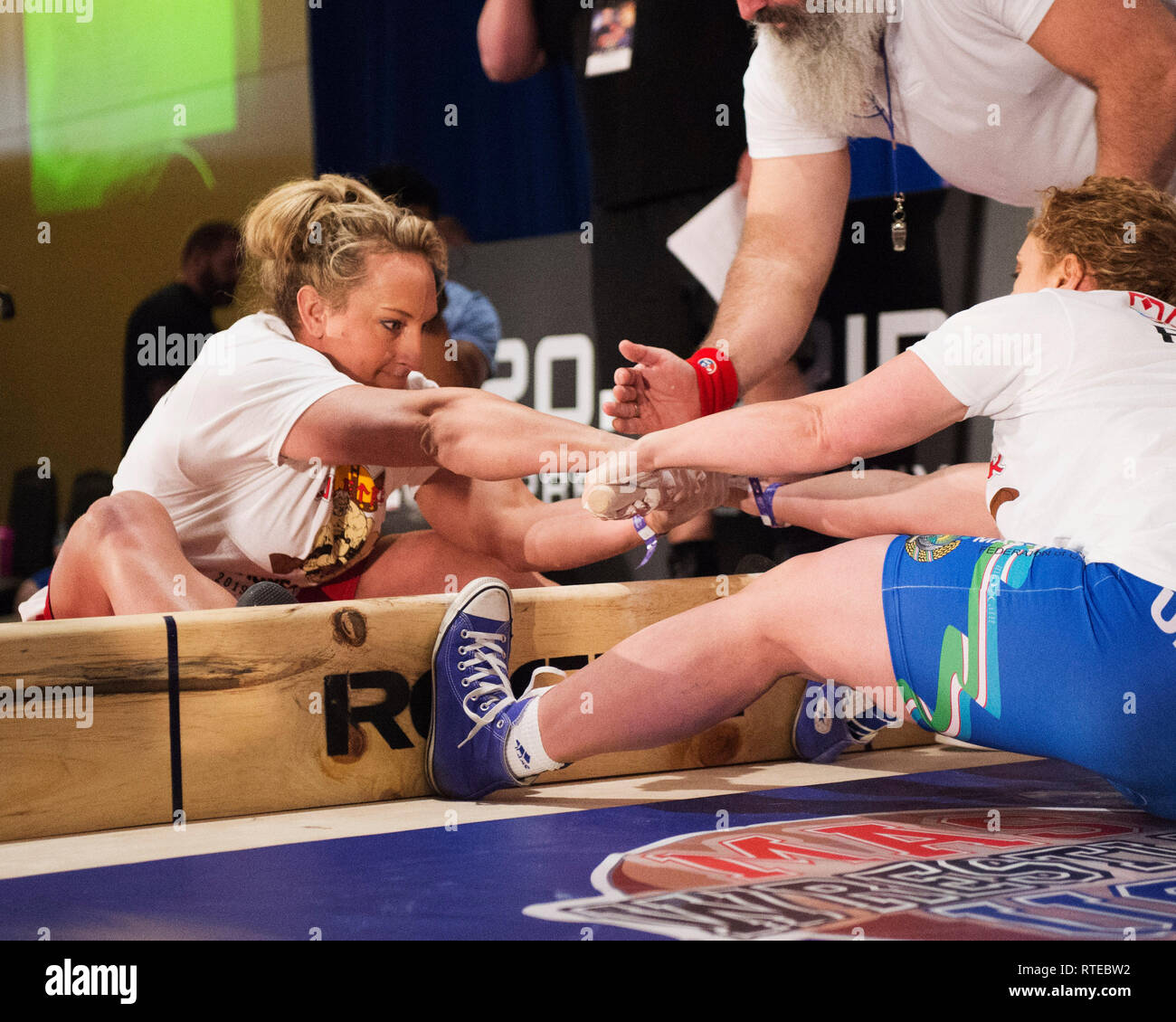 Weibliches wrestling turnier -Fotos und -Bildmaterial in hoher ...