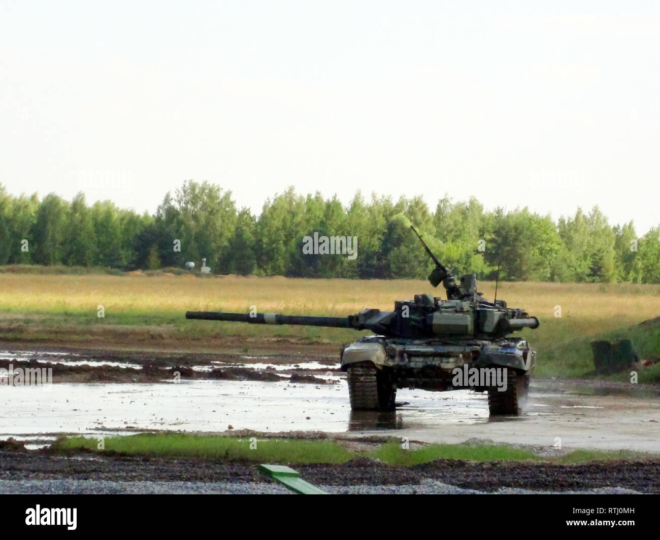 T90 panzer -Fotos und -Bildmaterial in hoher Auflösung – Alamy