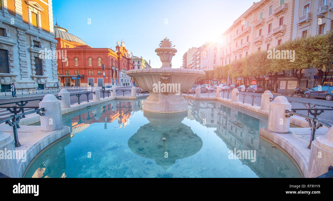Murat theater -Fotos und -Bildmaterial in hoher Auflösung – Alamy