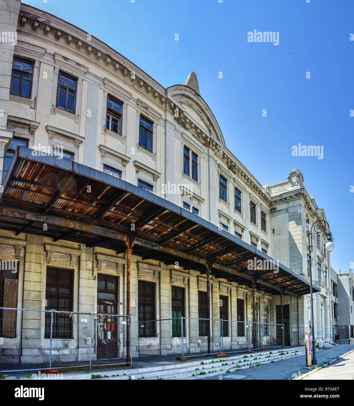 Trieste centrale railway station -Fotos und -Bildmaterial in hoher ...