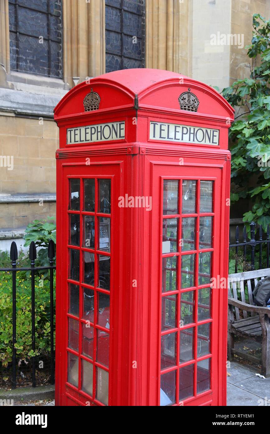 Telefonzelle kiosk -Fotos und -Bildmaterial in hoher Auflösung – Alamy