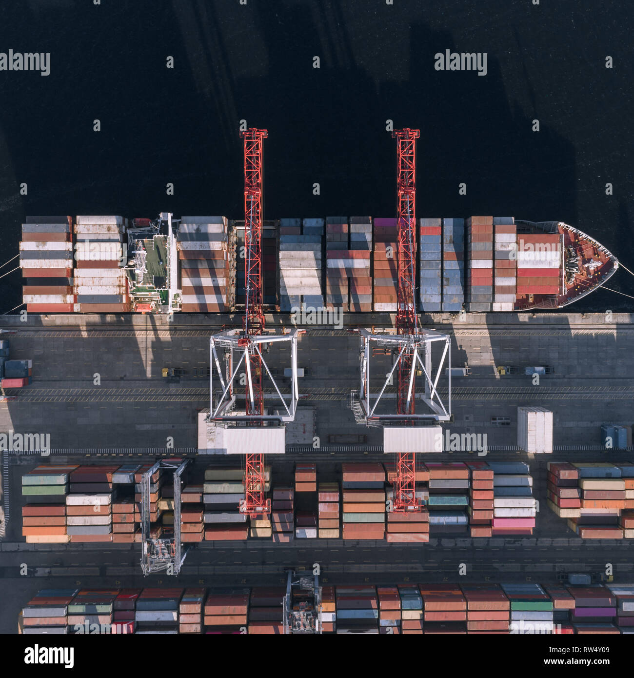 Container Lkw Verladung Stockfotos und -bilder Kaufen - Alamy