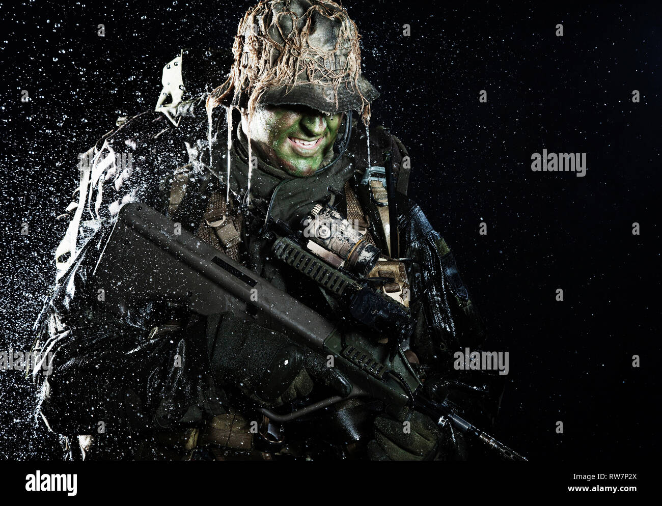 Steyr aug -Fotos und -Bildmaterial in hoher Auflösung – Alamy