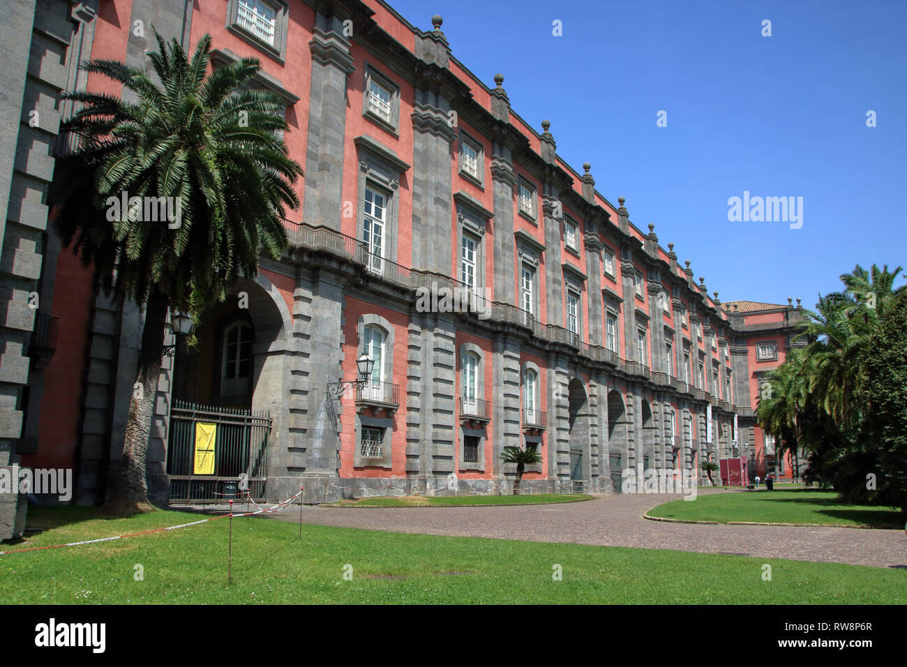 Der Brunnen Des Capodimonte Parks Stockfotos und -bilder Kaufen - Alamy