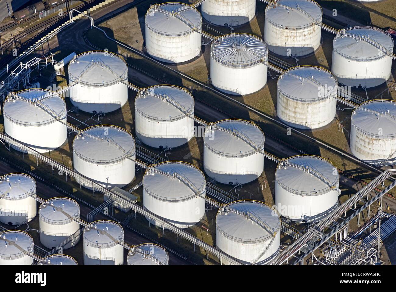 Luftaufnahme, Tanklager, Hamburg, Deutschland Stockfotografie - Alamy
