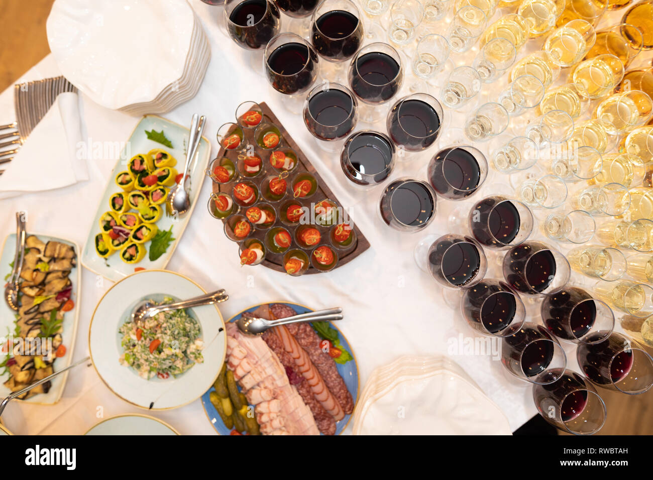 Voller Teller Buffet Essen Stockfotos und -bilder Kaufen - Alamy