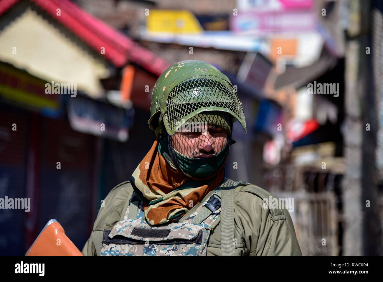 Srinagar, Jammu und Kaschmir, Indien. 5 Mär, 2019. Eine indische Armee ...
