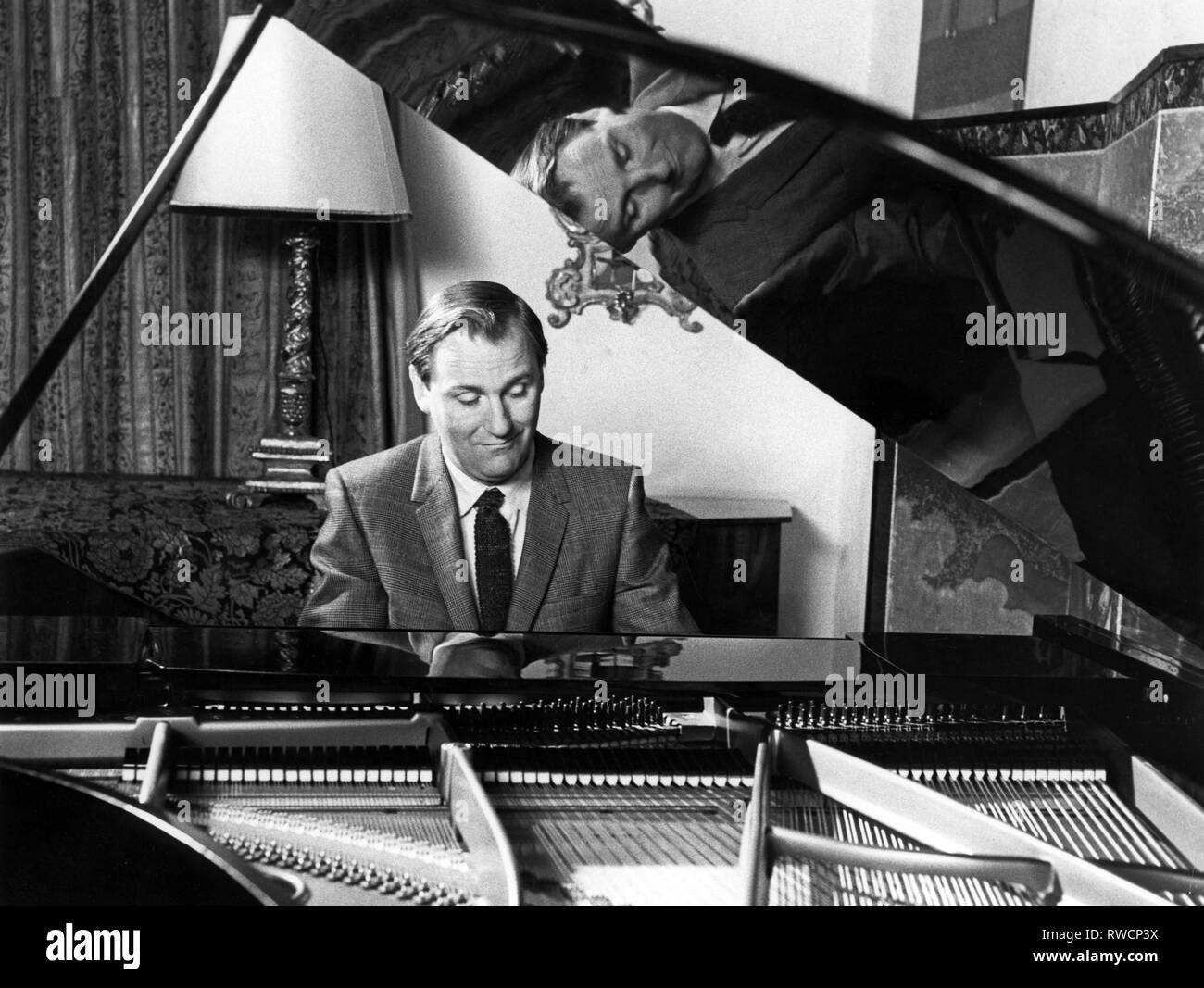 Virtuose pianisten -Fotos und -Bildmaterial in hoher Auflösung – Alamy