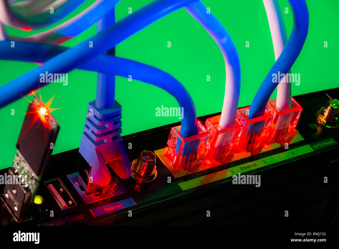 Ethernet cable -Fotos und -Bildmaterial in hoher Auflösung – Alamy