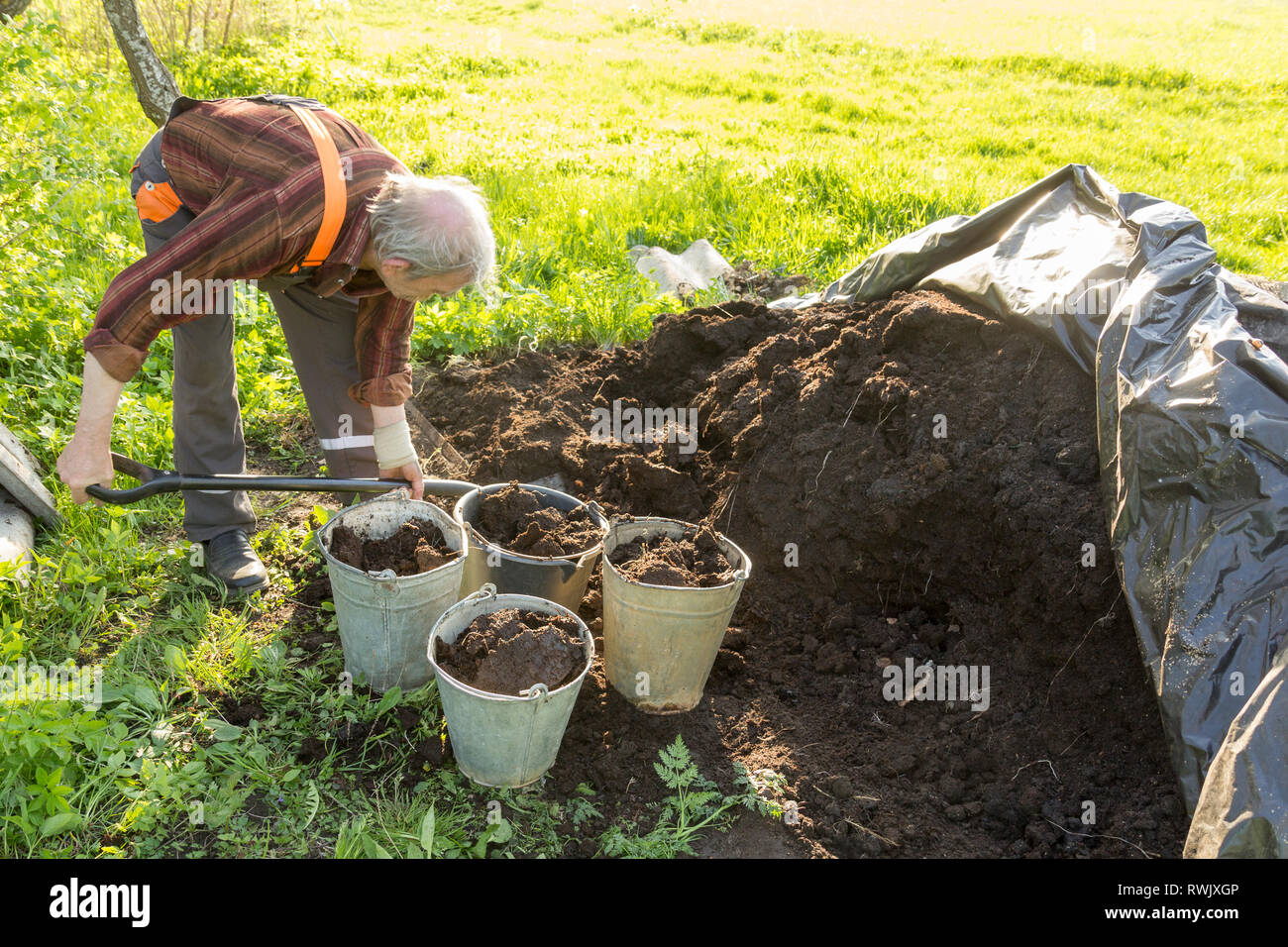 Organischer dünger -Fotos und -Bildmaterial in hoher Auflösung – Alamy