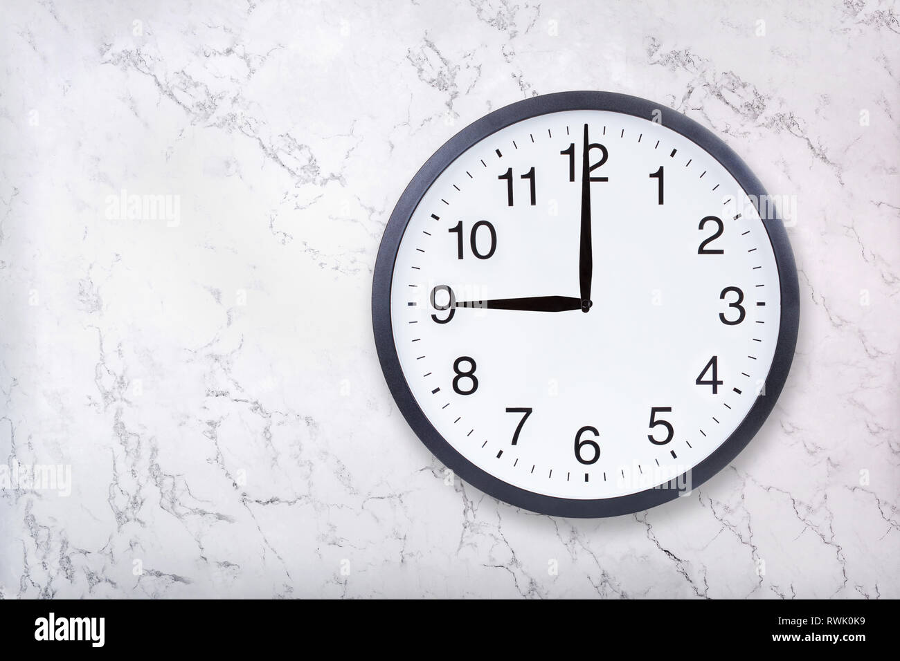 Clock nine oclock -Fotos und -Bildmaterial in hoher Auflösung – Alamy