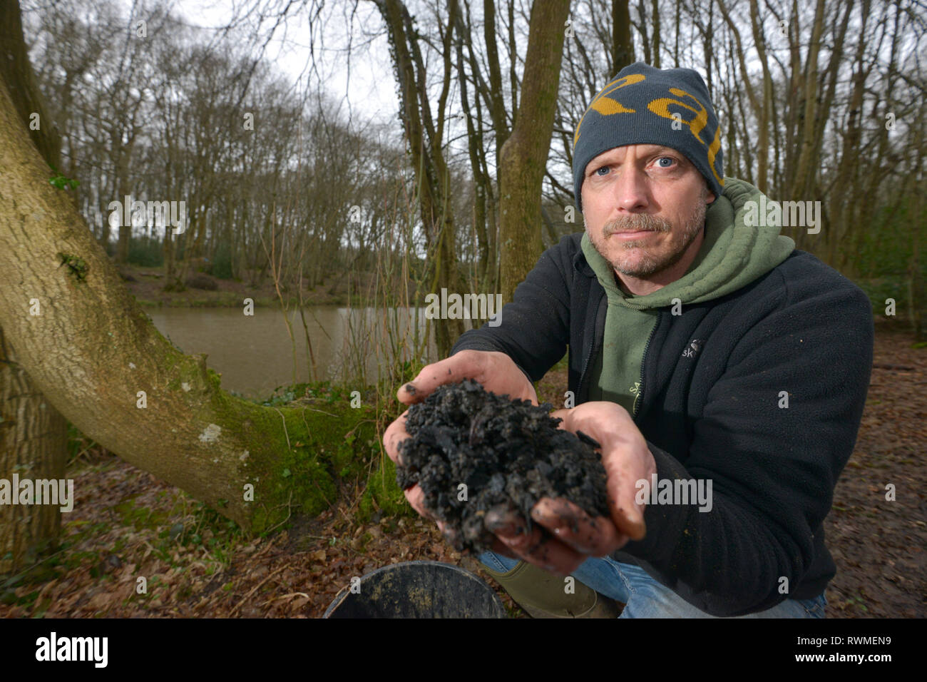 Hilfe der erde -Fotos und -Bildmaterial in hoher Auflösung – Alamy