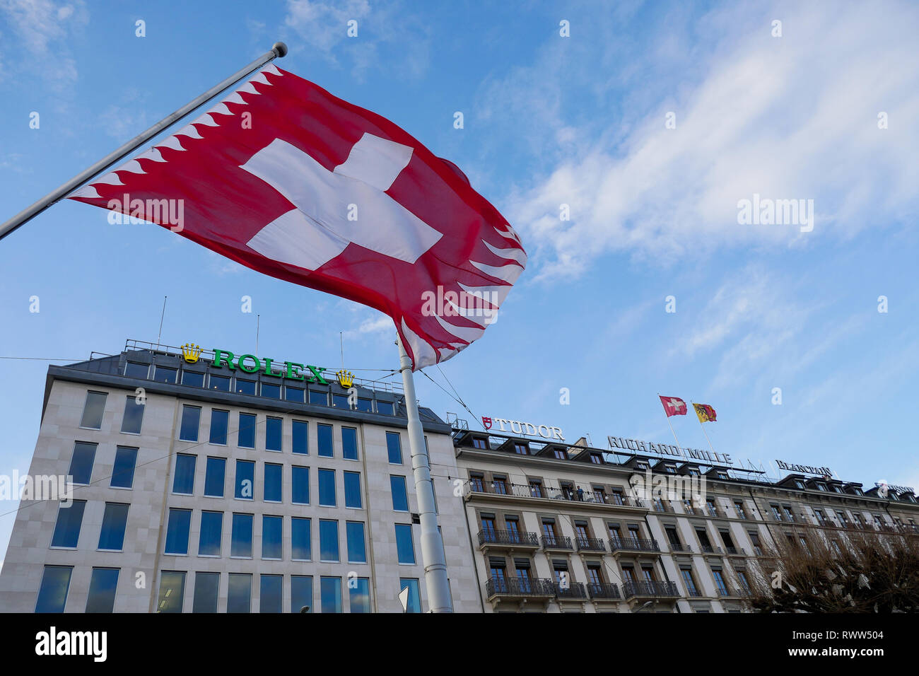 Schweizer Flagge, Mont-Blanc Brücke, Genf, Schweiz Stockfotografie - Alamy