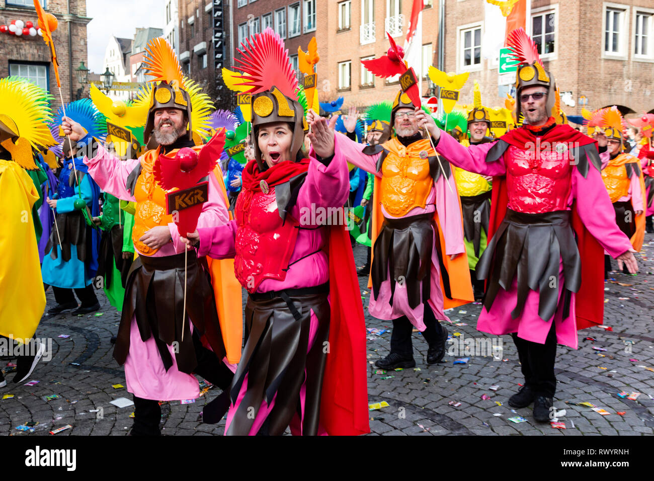 Rosenmontag karneval parade -Fotos und -Bildmaterial in hoher Auflösung ...