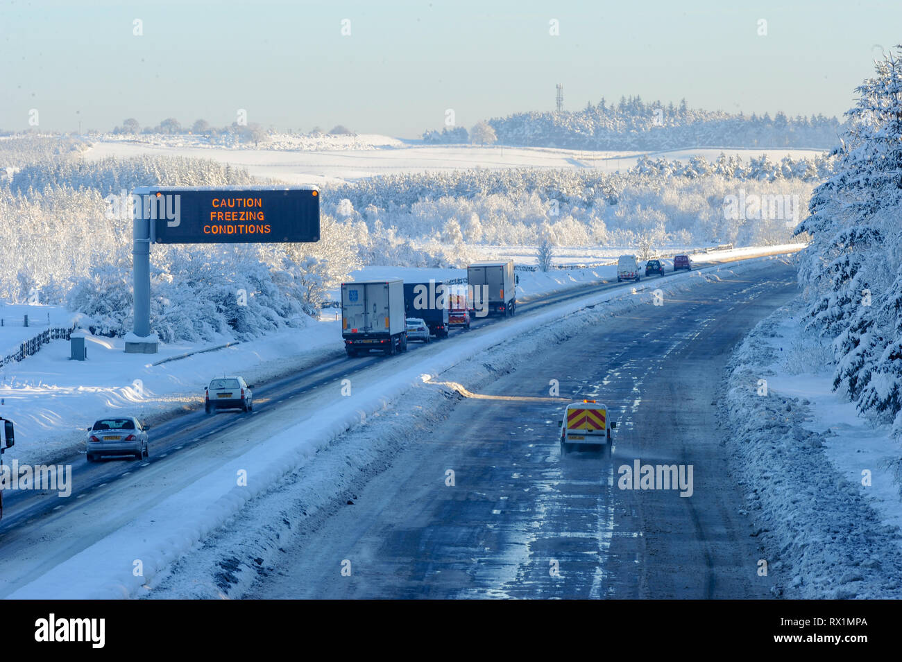 Winterverkehr Autobahn Stockfotos und -bilder Kaufen - Alamy