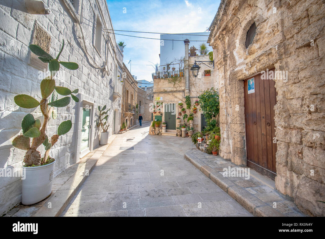Medieval bari old town puglia -Fotos und -Bildmaterial in hoher ...