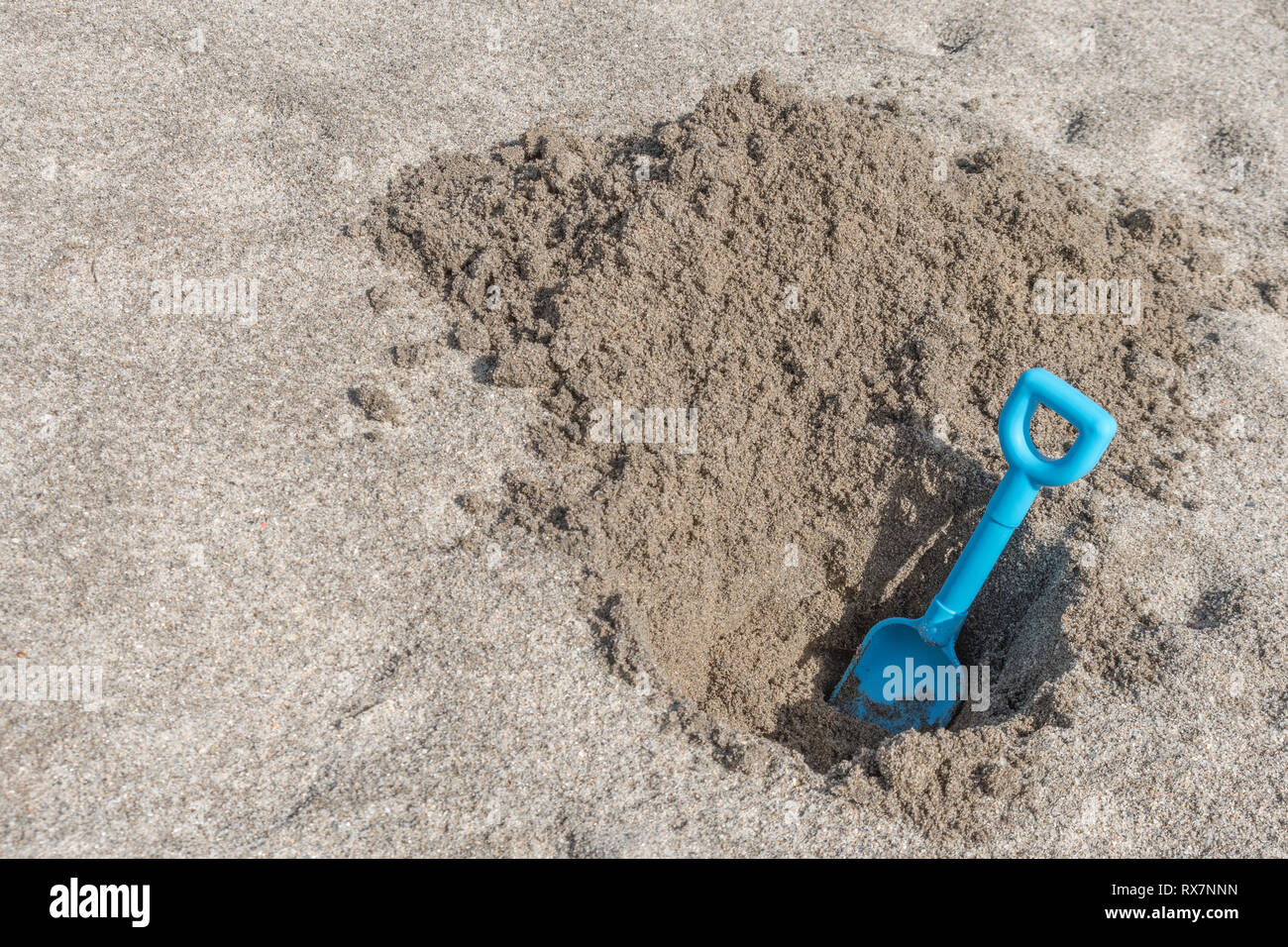 Ein loch idiom graben -Fotos und -Bildmaterial in hoher Auflösung – Alamy