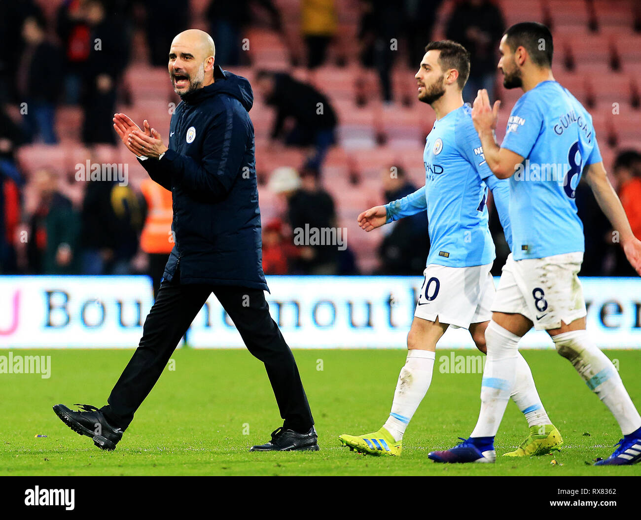 Manchester city chef pep guardiola feiert -Fotos und -Bildmaterial in ...