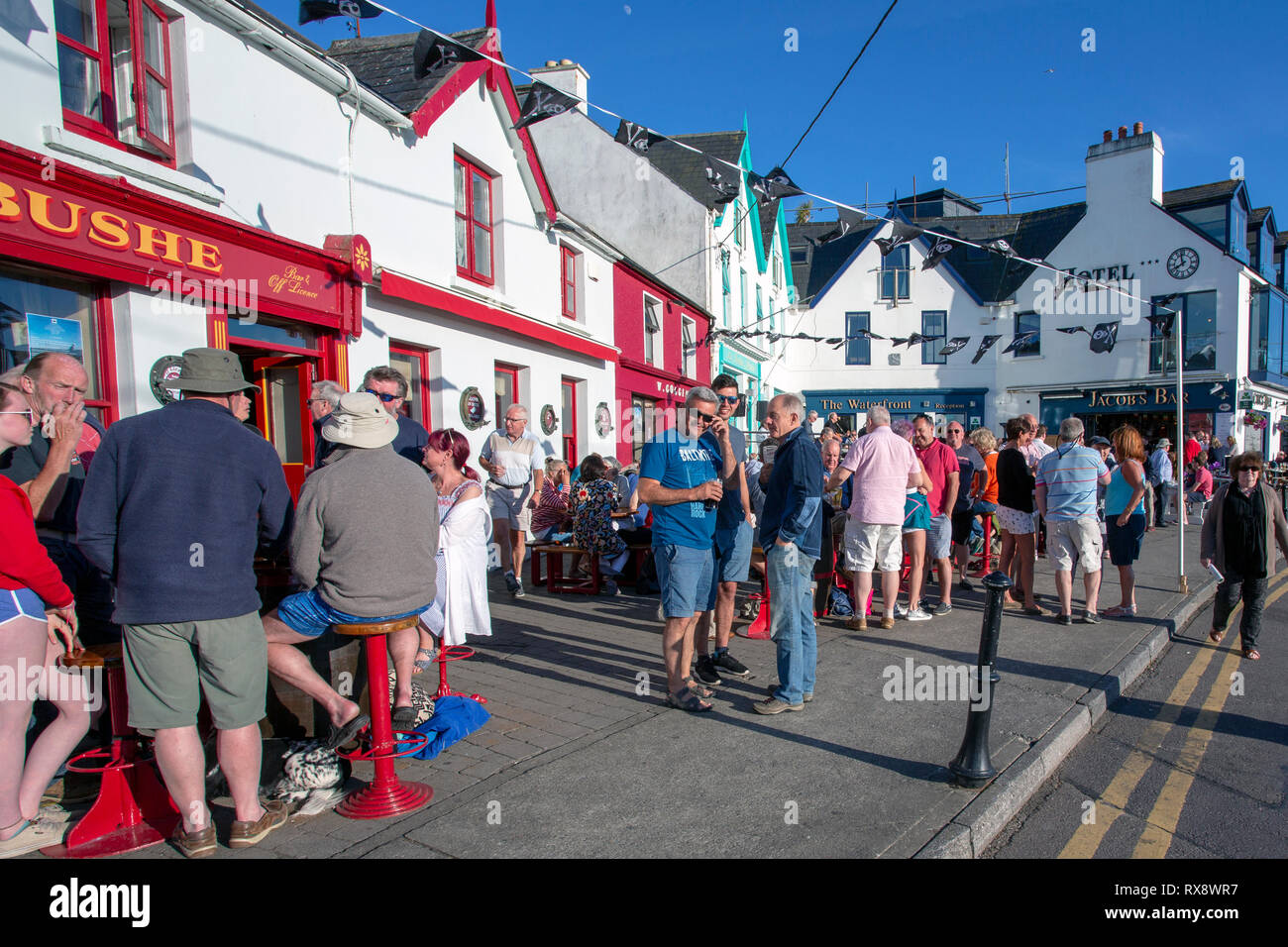 Bushes bar ireland -Fotos und -Bildmaterial in hoher Auflösung – Alamy
