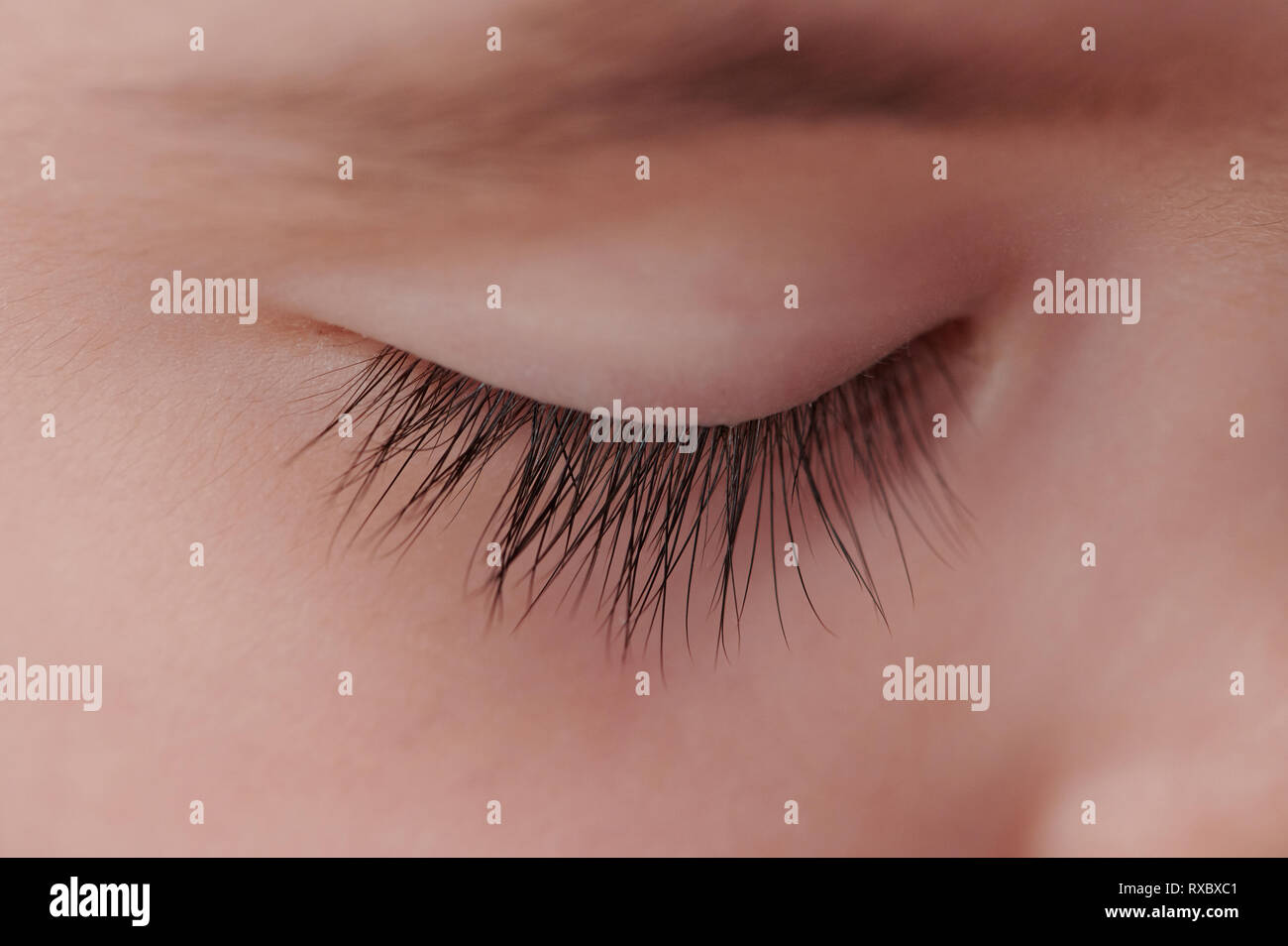 Kind auge -Fotos und -Bildmaterial in hoher Auflösung – Alamy