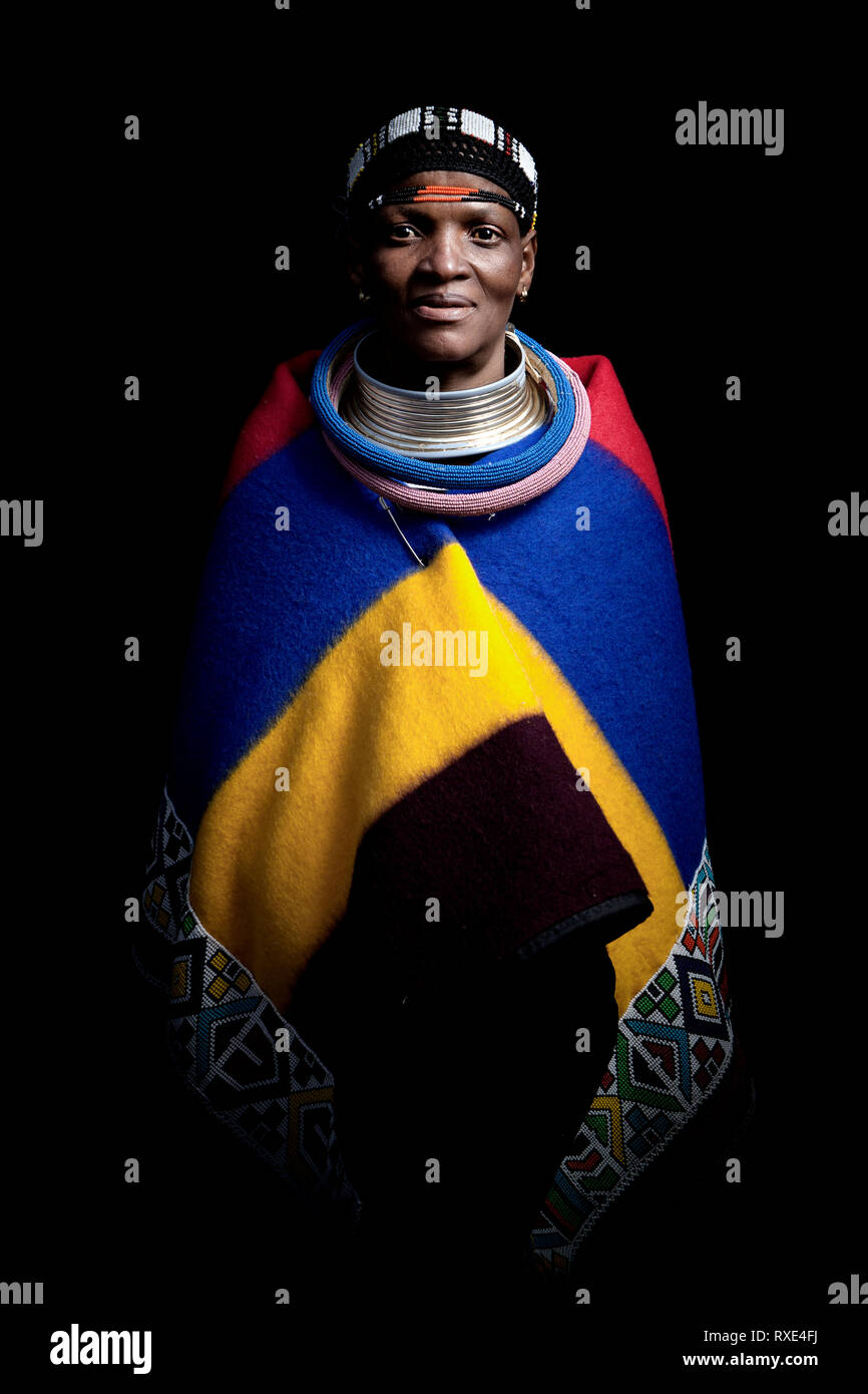 Ndebele pattern -Fotos und -Bildmaterial in hoher Auflösung – Alamy