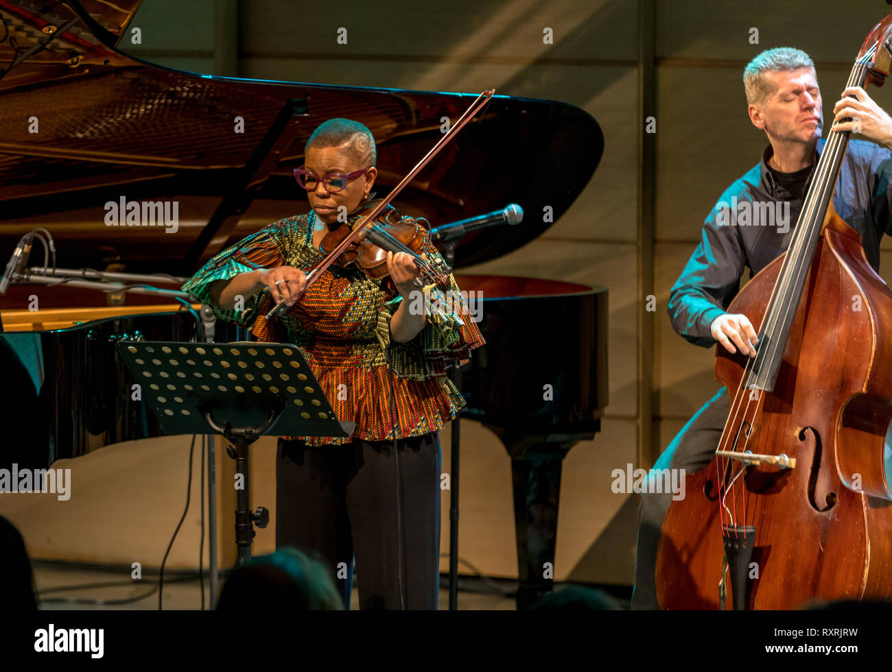 Krakau, Polen. 9. Mär 2019. Regina Carter, US-amerikanischer Jazz ...