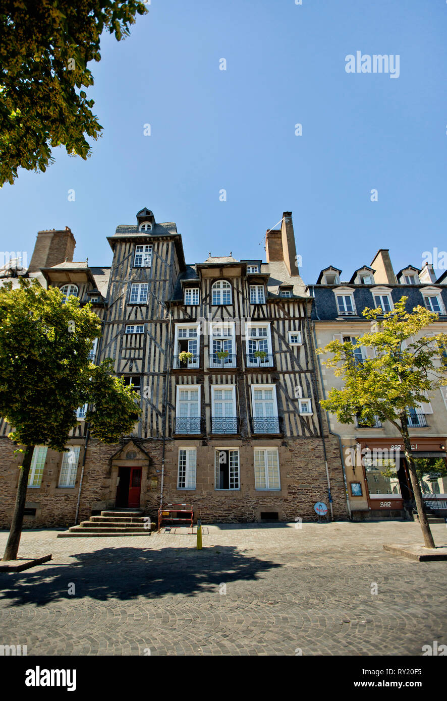 Rennes (Bretagne, Frankreich): Place des Lices' Platz im Stadtzentrum ...