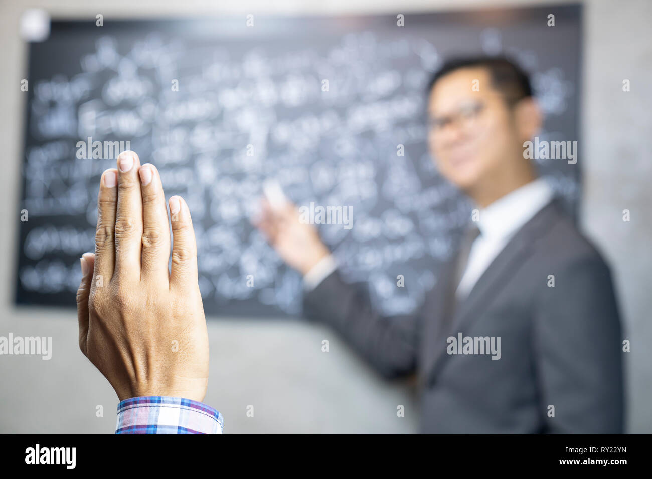 Student frage stellen -Fotos und -Bildmaterial in hoher Auflösung – Alamy