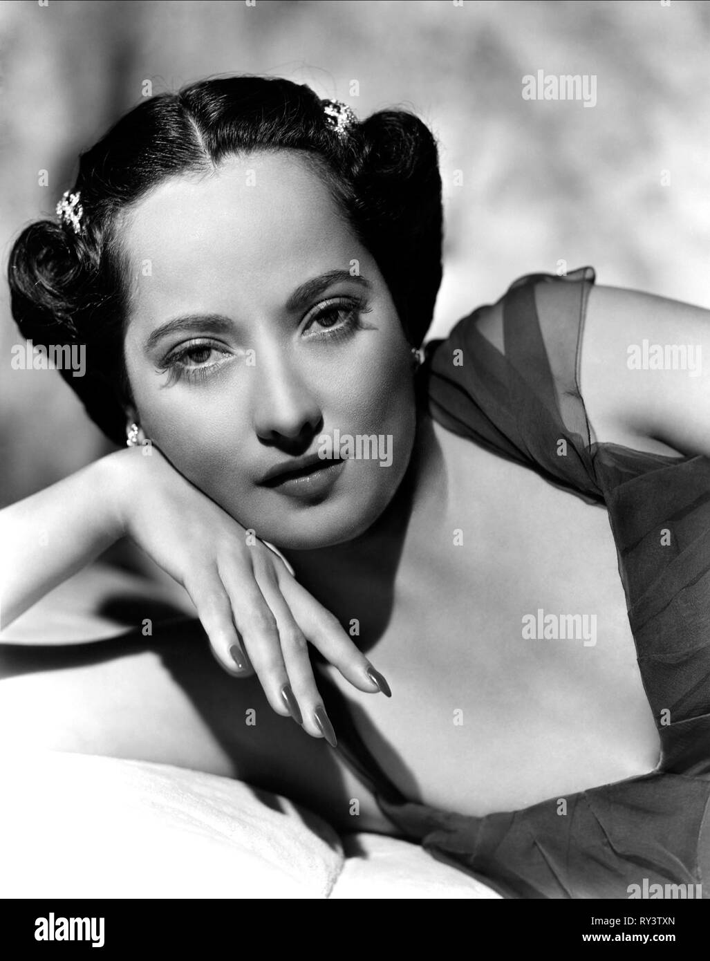 Merle oberon -Fotos und -Bildmaterial in hoher Auflösung – Alamy