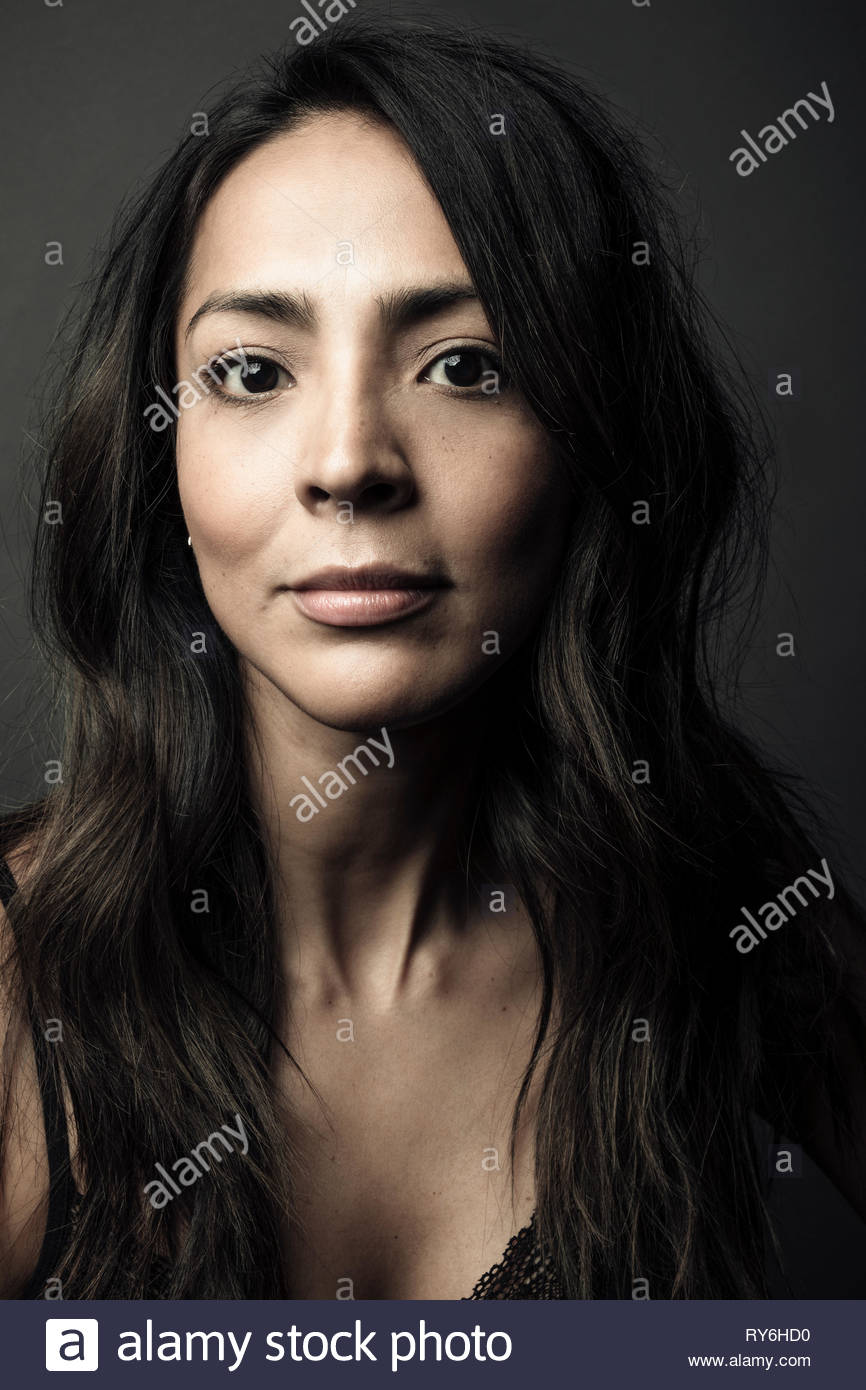 Schwarze frau augen -Fotos und -Bildmaterial in hoher Auflösung – Alamy