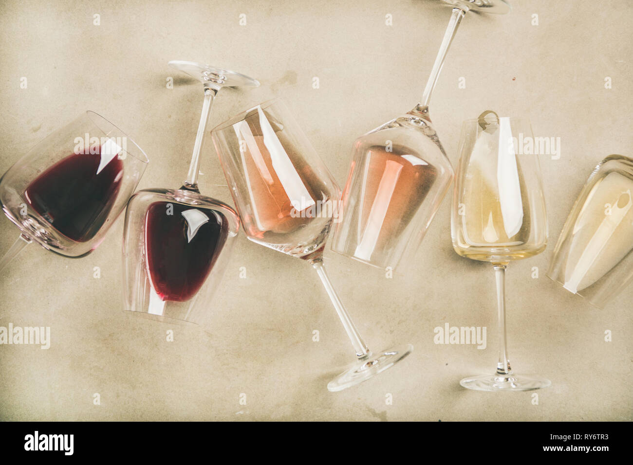 Roter Merlotwein Stockfotos und -bilder Kaufen - Alamy