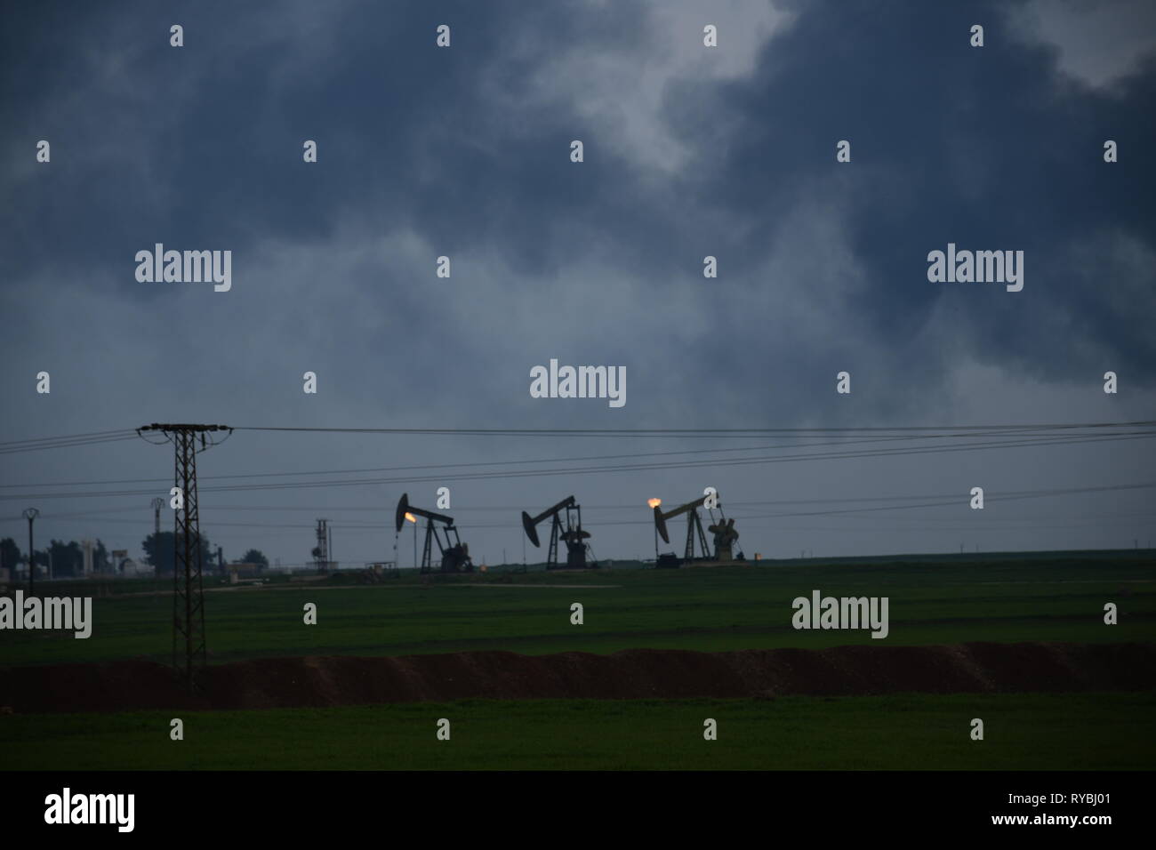 Rojava flagge -Fotos und -Bildmaterial in hoher Auflösung – Alamy