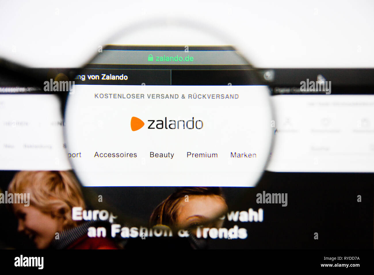 Zalando page -Fotos und -Bildmaterial in hoher Auflösung – Alamy