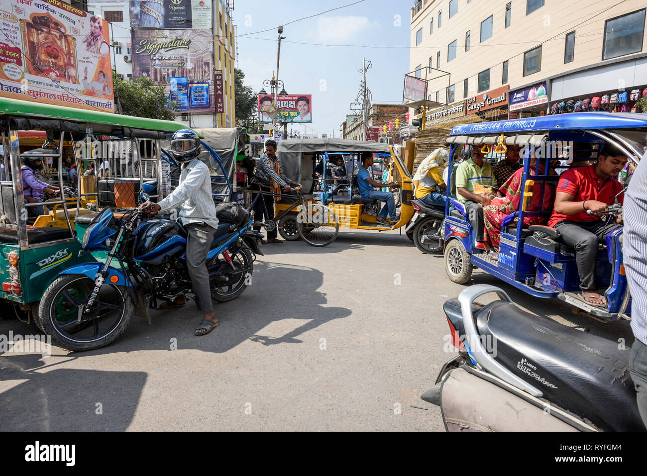 Carrefour inde -Fotos und -Bildmaterial in hoher Auflösung – Alamy