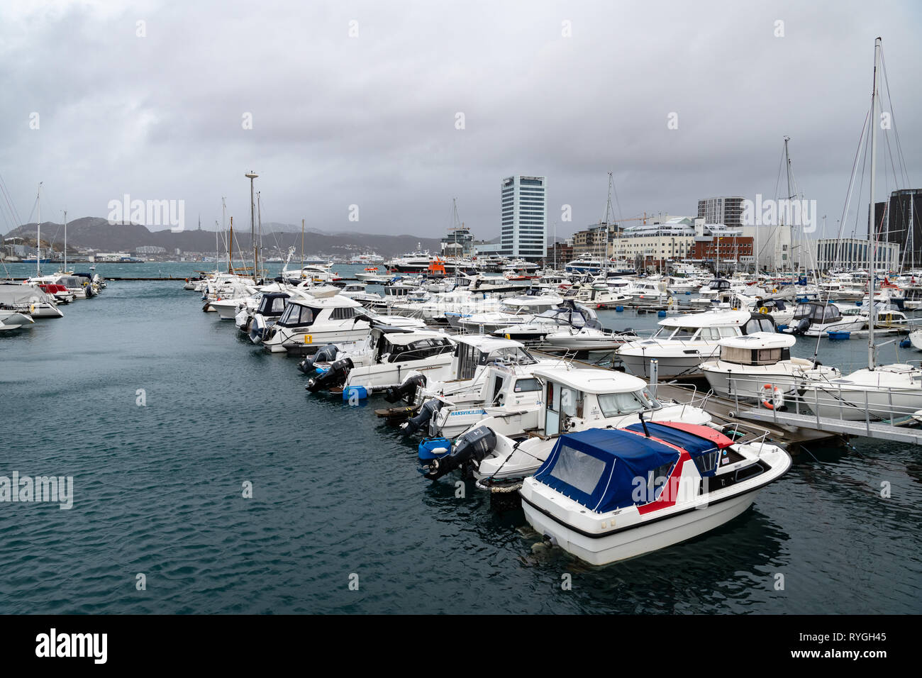 Bodø harbour bodø norway europe -Fotos und -Bildmaterial in hoher ...