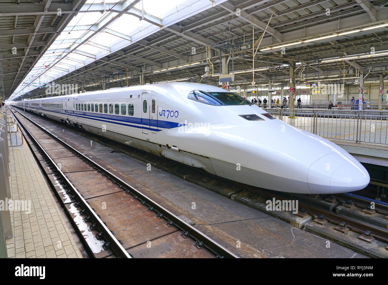 OSAKA, Japan-23 FEB 2019 - EIN N700 High Speed bullet Shinkansen Zug ...
