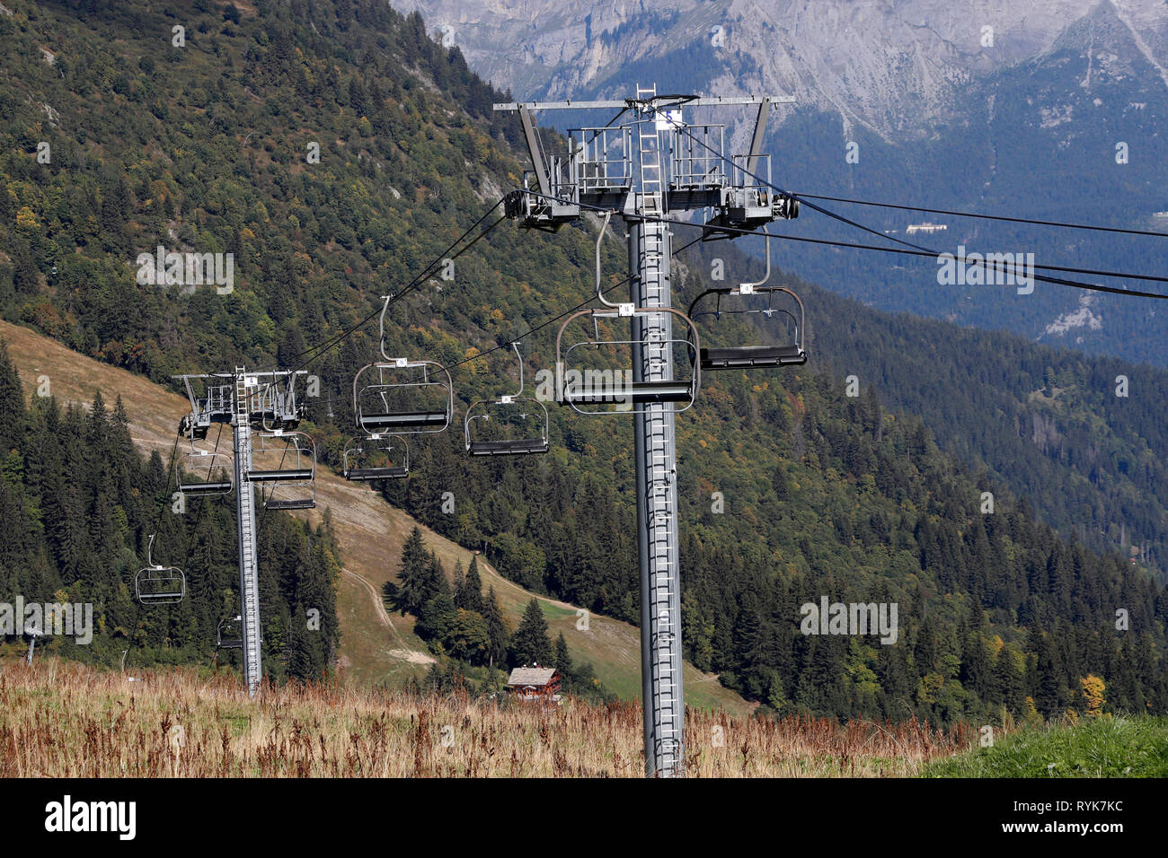 Chair lift summer -Fotos und -Bildmaterial in hoher Auflösung – Alamy