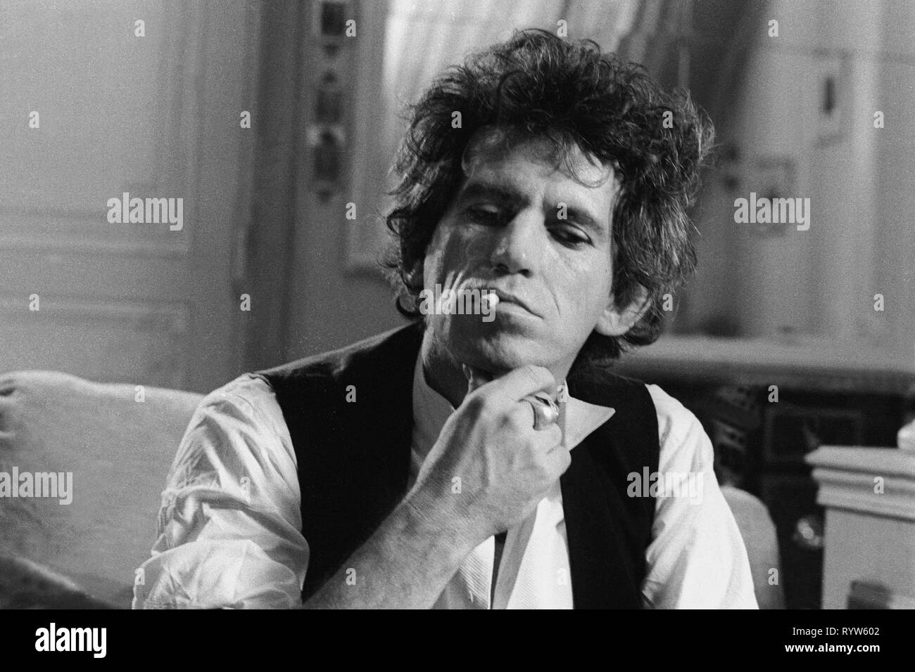 Rolling stones keith richards Schwarzweiß-Stockfotos und -bilder ...