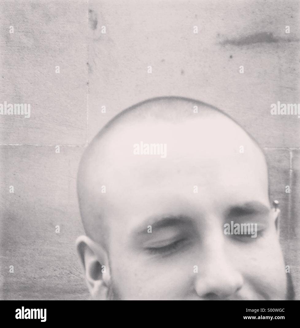 Baldness skinhead -Fotos und -Bildmaterial in hoher Auflösung – Alamy
