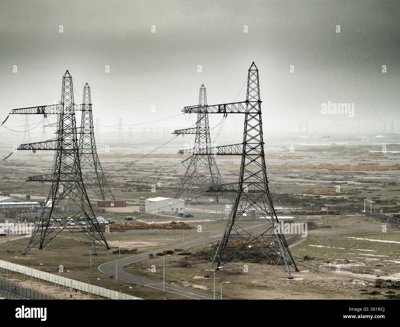 Landschaft mit pylonen -Fotos und -Bildmaterial in hoher Auflösung – Alamy