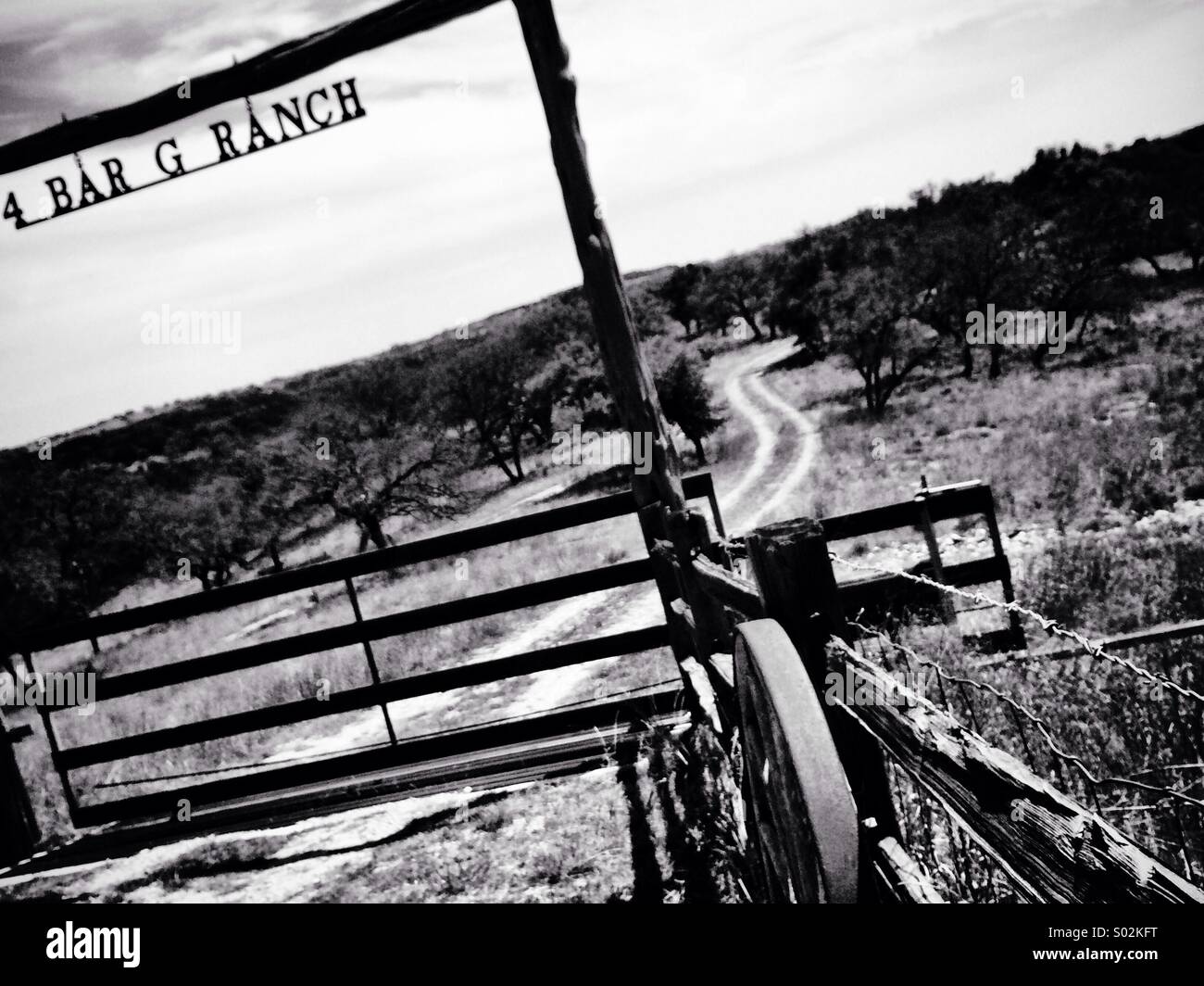 Western ranch gate -Fotos und -Bildmaterial in hoher Auflösung – Alamy