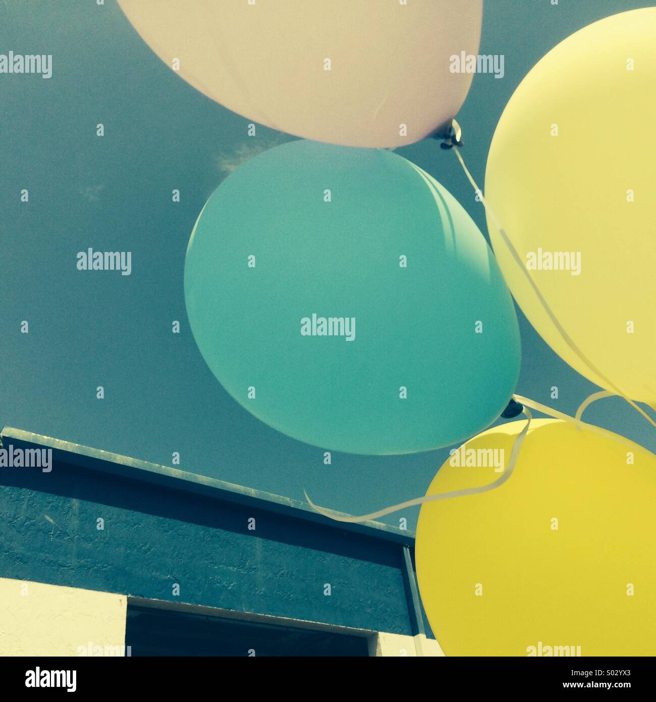 Orange und Gelber Ballon Stockfotos und -bilder Kaufen - Alamy