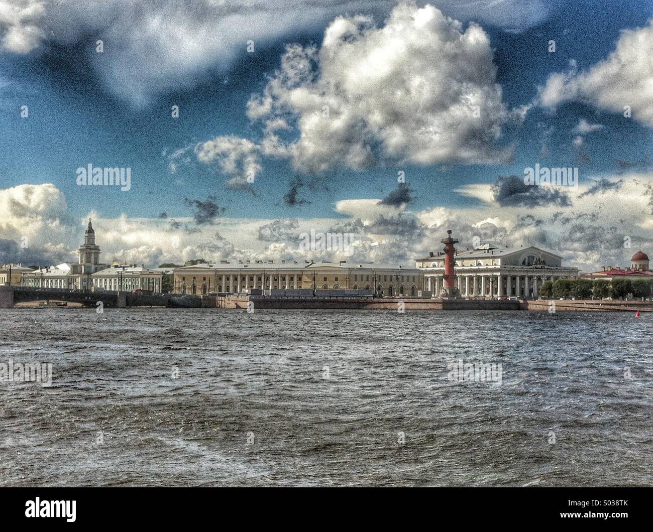 neva-fluss-st-petersburg-fotos-und-bildmaterial-in-hoher-aufl-sung