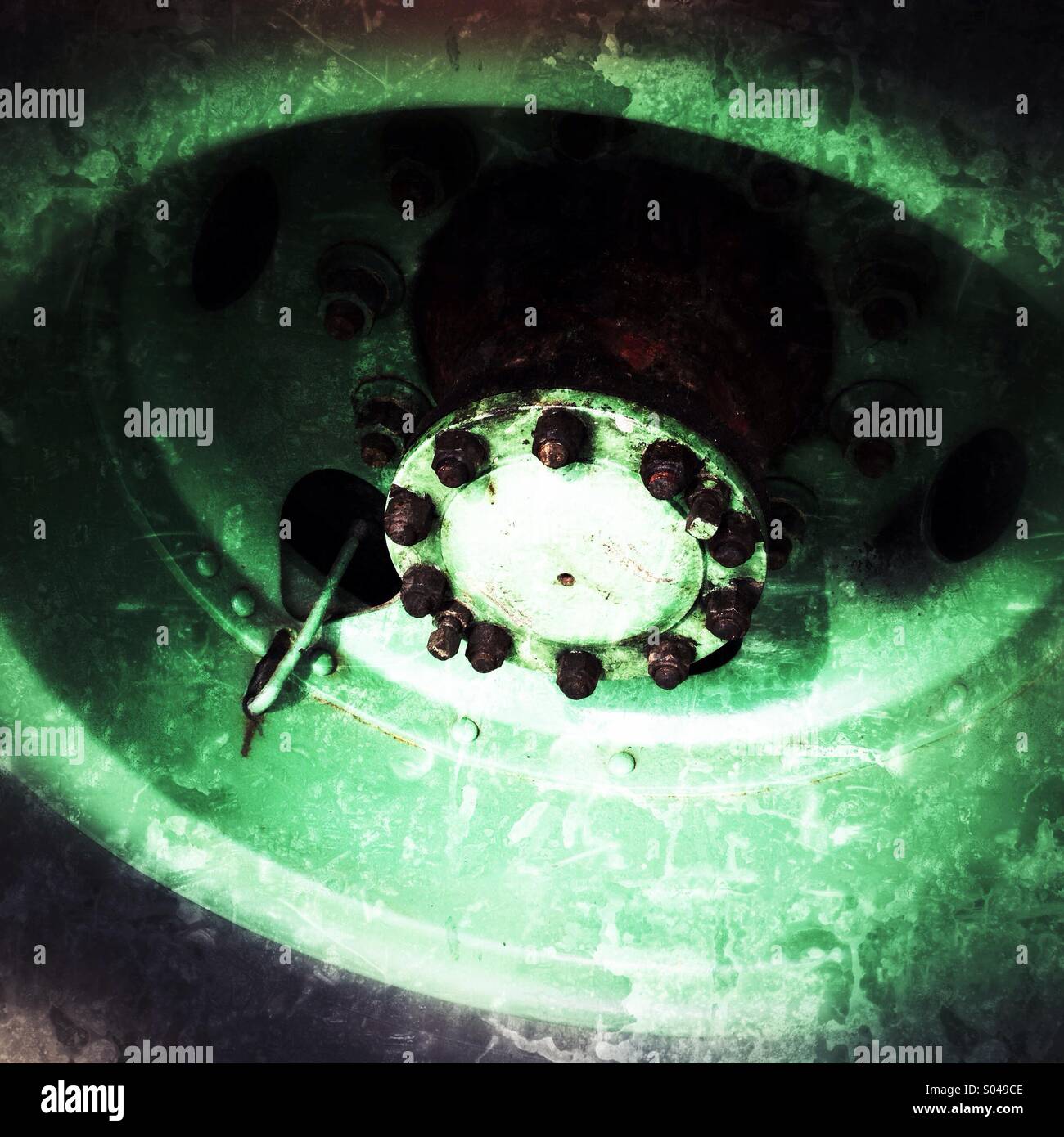 Bus wheel -Fotos und -Bildmaterial in hoher Auflösung – Alamy