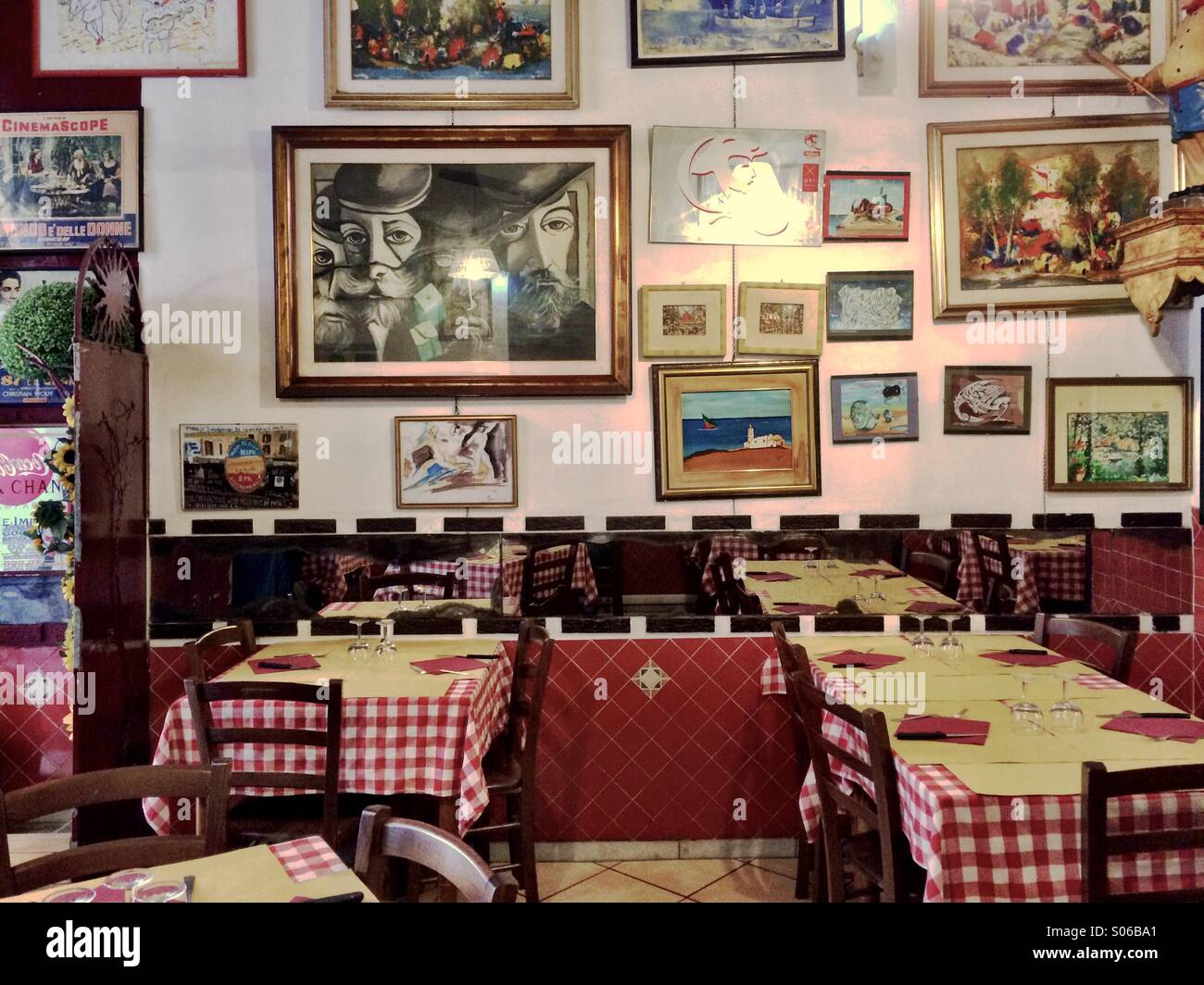Rom trattoria -Fotos und -Bildmaterial in hoher Auflösung – Alamy