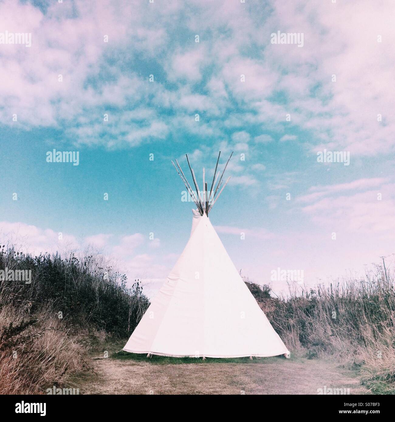 Zelt tipi -Fotos und -Bildmaterial in hoher Auflösung – Alamy